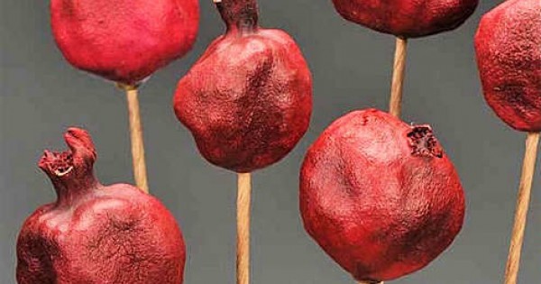 Dried Pomegranates Stemmed (Enhanced or Polished)